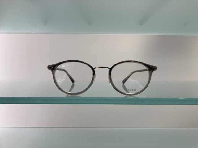 キャラが際立つメガネ その99〜EYEVAN Bell | メガネのなかむら